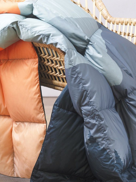 RENU:700 Recycled Down Throw | Green Product Award